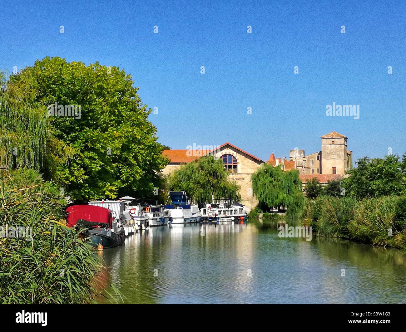 Canal du Midi: Port of Colombiers. Occitanie, France Stock Photo - Alamy