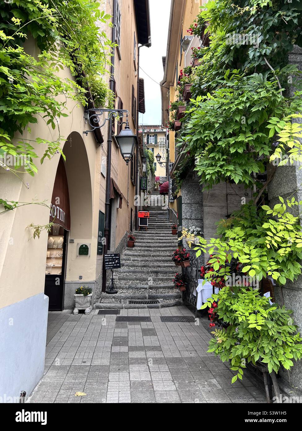 Italian stairs hi-res stock photography and images - Alamy