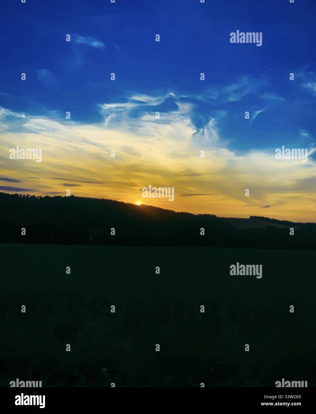 Perfect sunset colors hi-res stock photography and images - Alamy