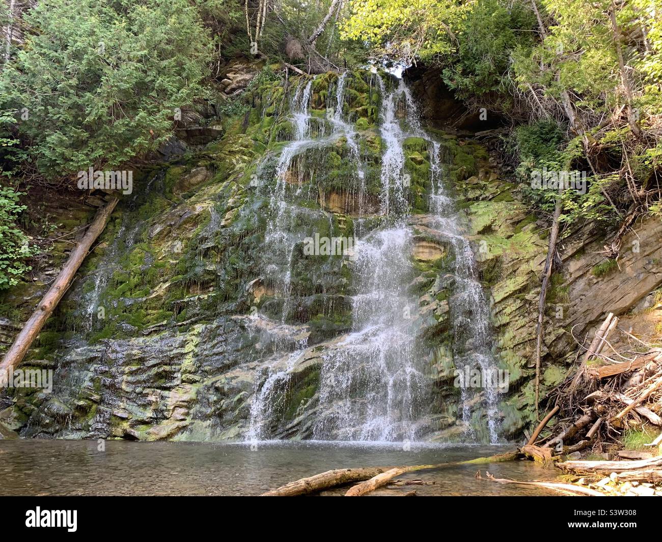 Serenity waterfall hi-res stock photography and images - Alamy
