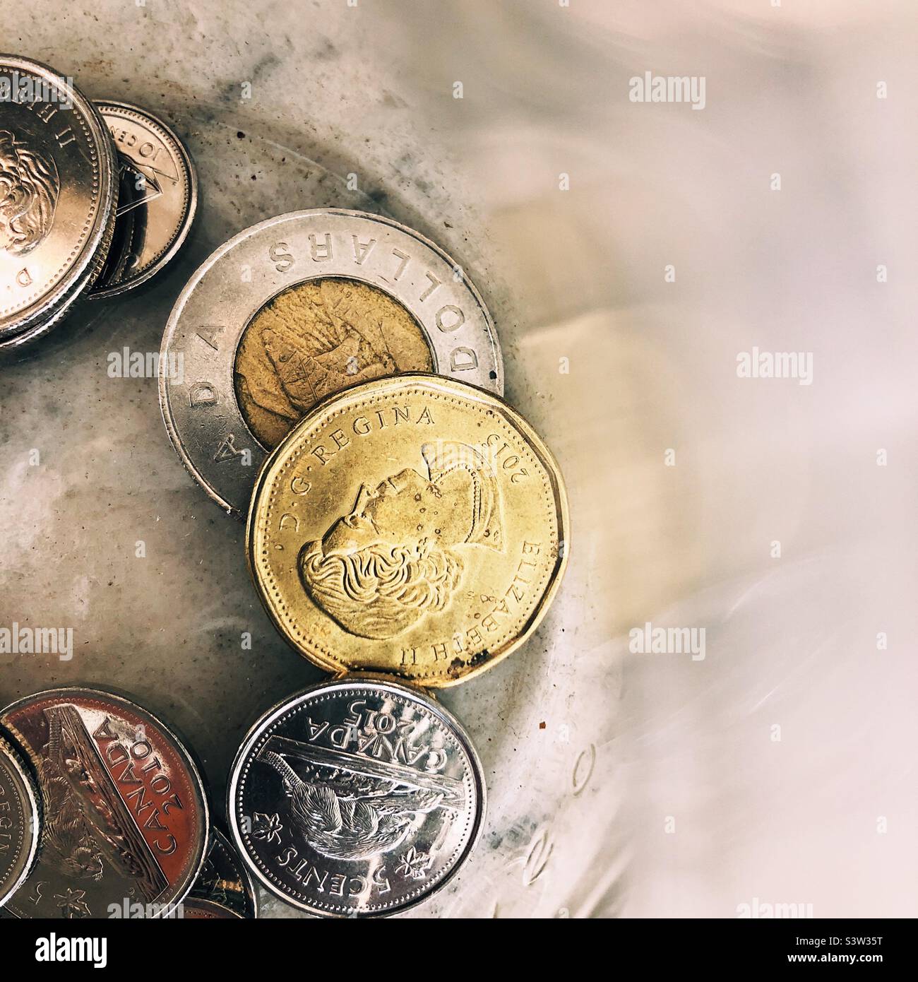 Loonie toonie hi-res stock photography and images - Alamy