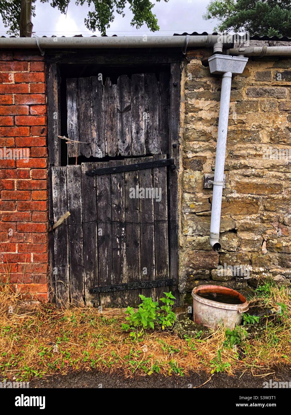 Brick outbuilding hi-res stock photography and images - Alamy
