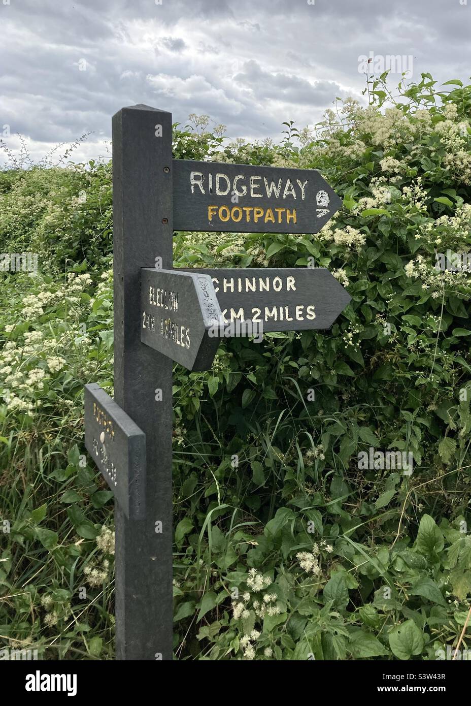 Ridgeway signpost hi-res stock photography and images - Alamy