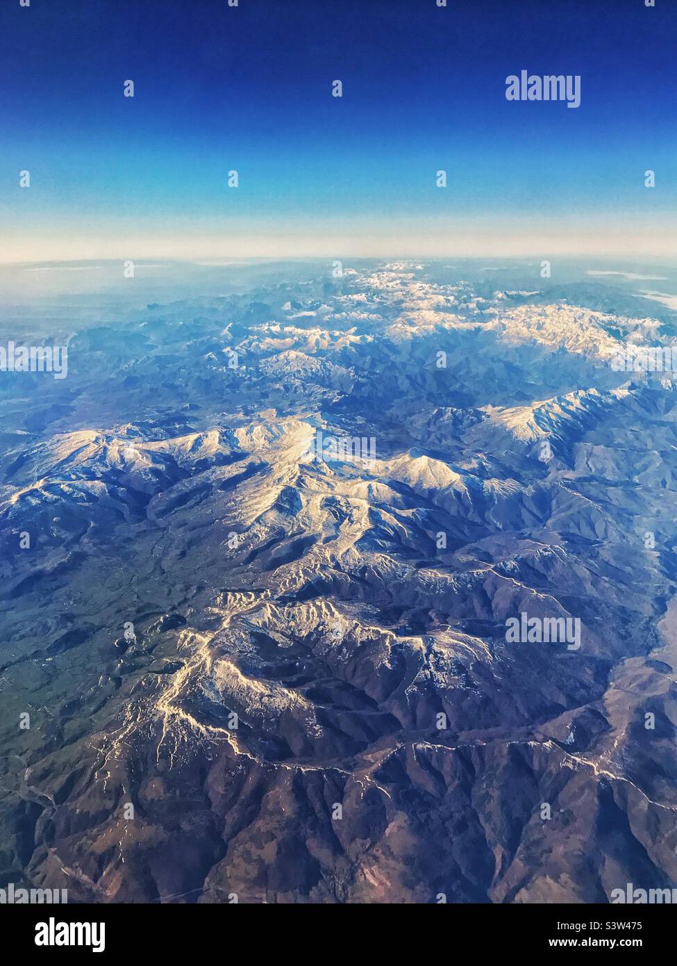Pyrenees mountain range hi-res stock photography and images - Alamy