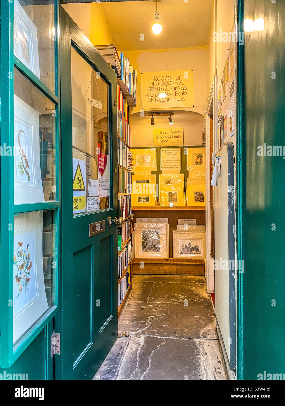 Quaint bookshop, york Stock Photo - Alamy