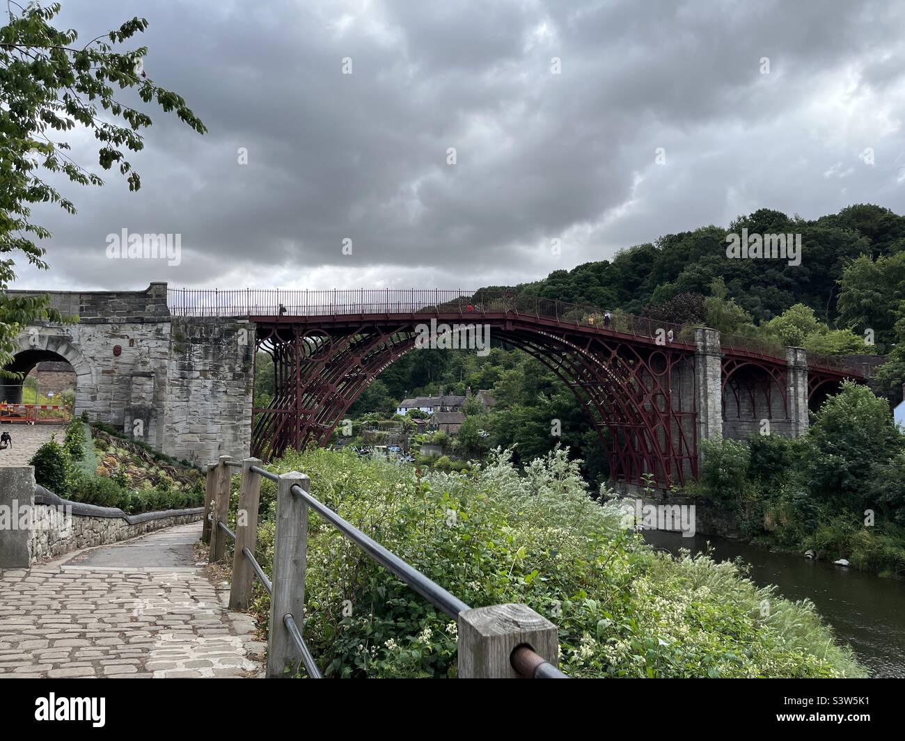 The Iron Bridge built in 1779 in the village of Ironbridge in ...