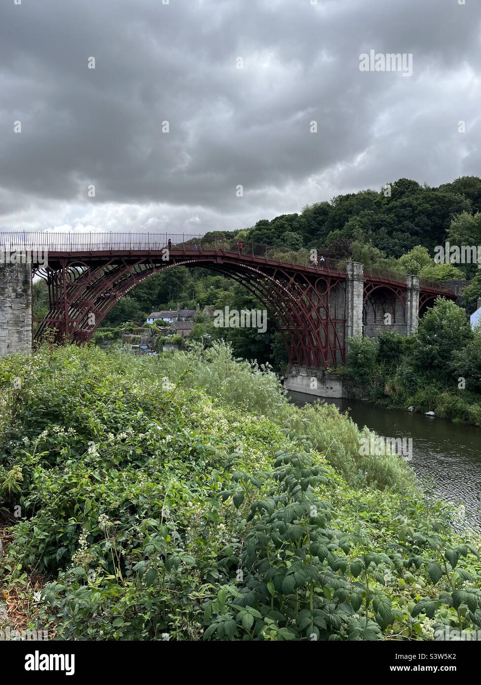 The Iron Bridge built in 1779 in the village of Ironbridge in ...