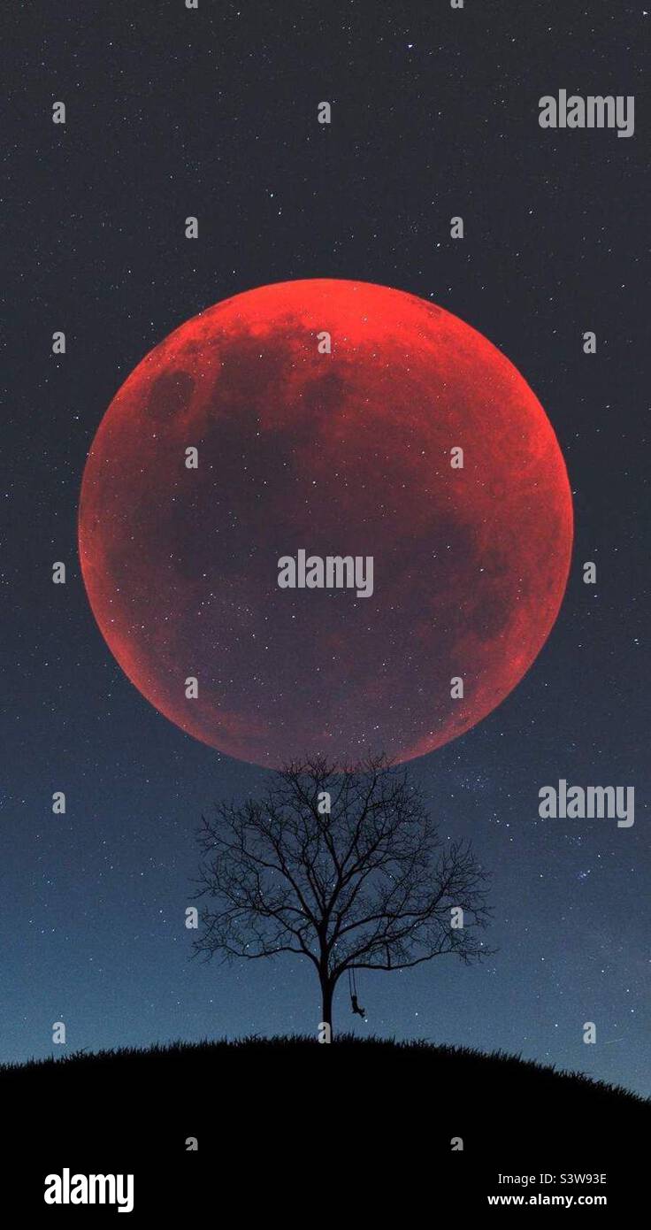 Mega moon hi-res stock photography and images - Alamy