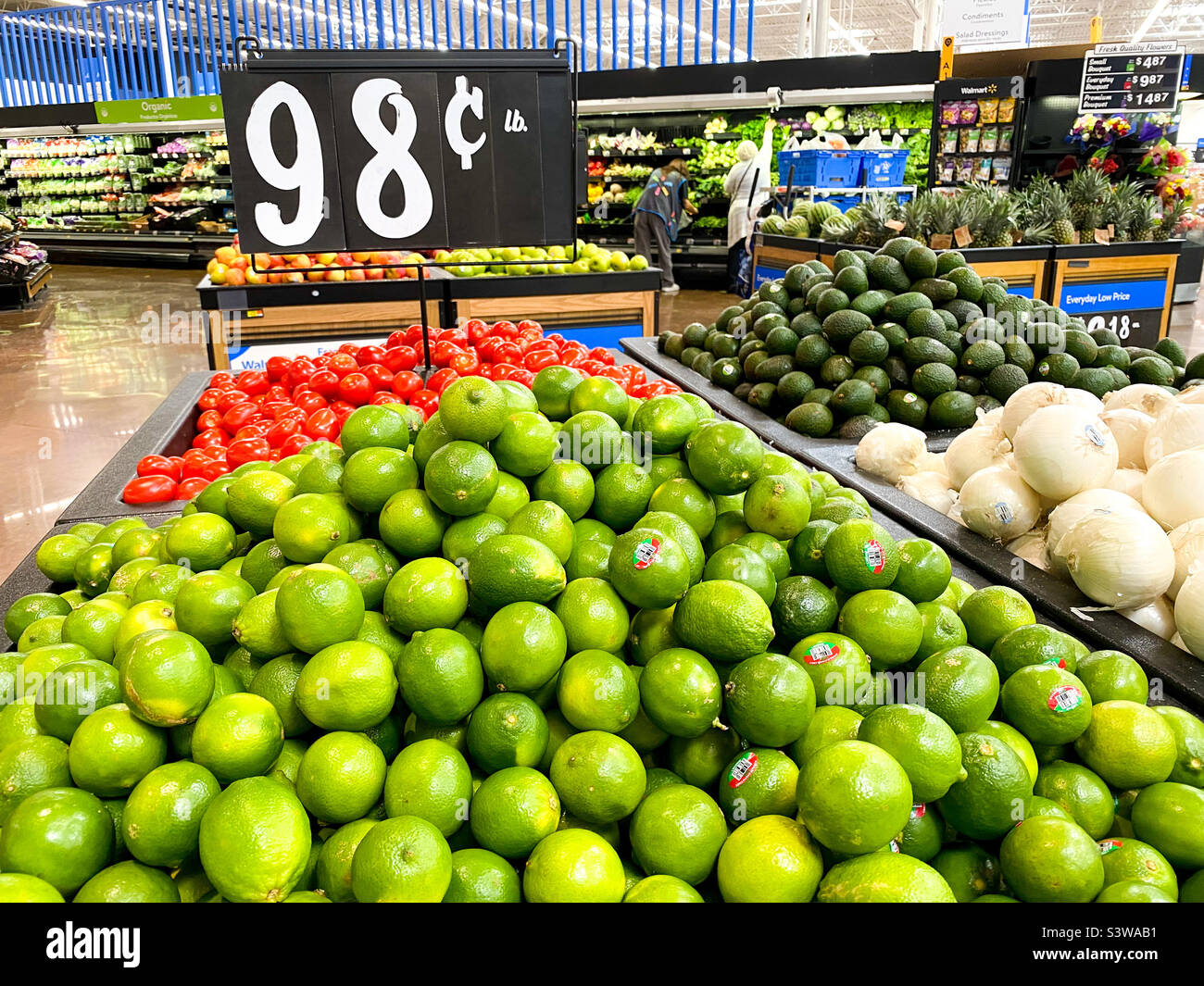 Fresh fruit and vegetables on sale in a supermarket in California, USA ...