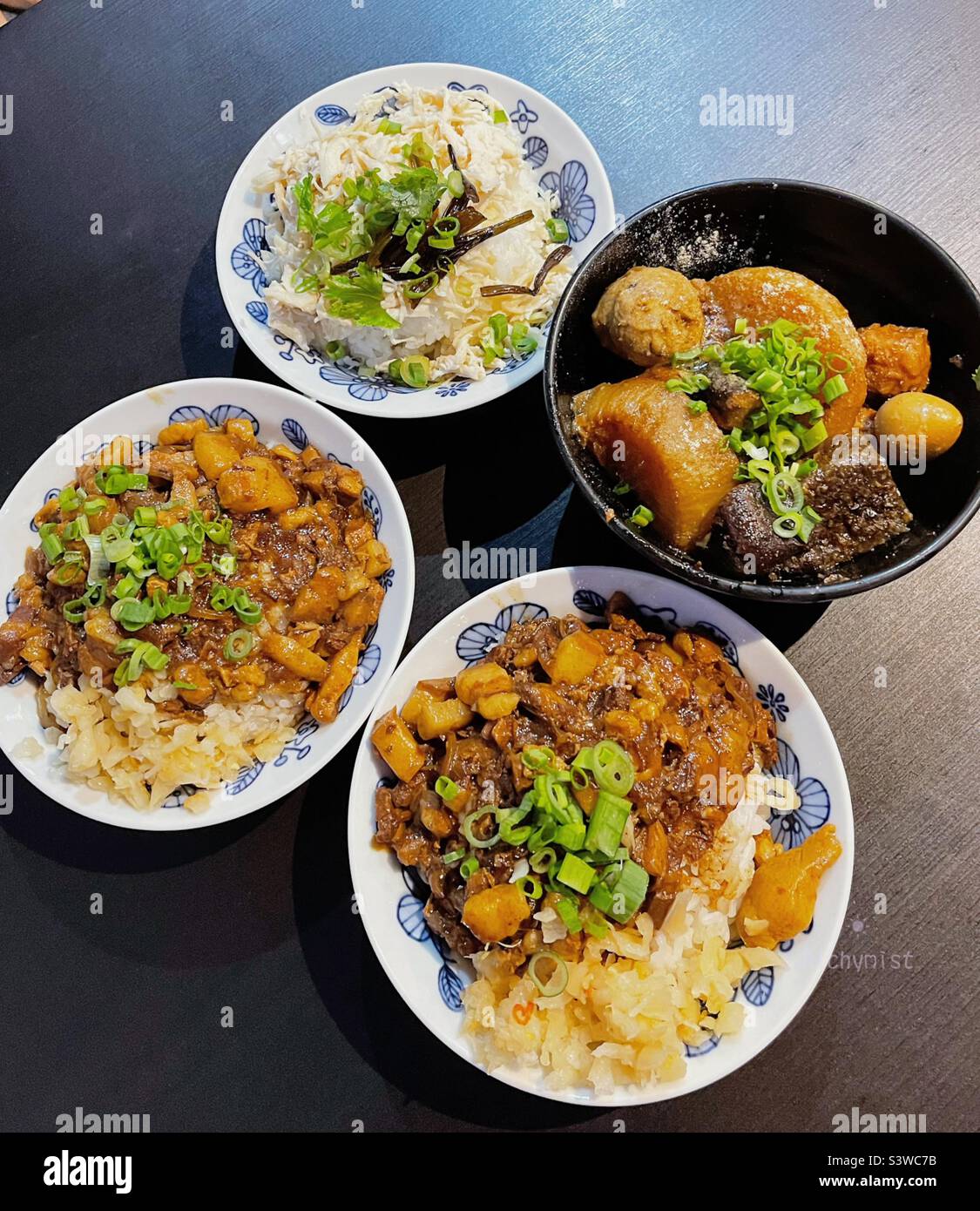 Shredded chicken rice bowl hi-res stock photography and images - Alamy