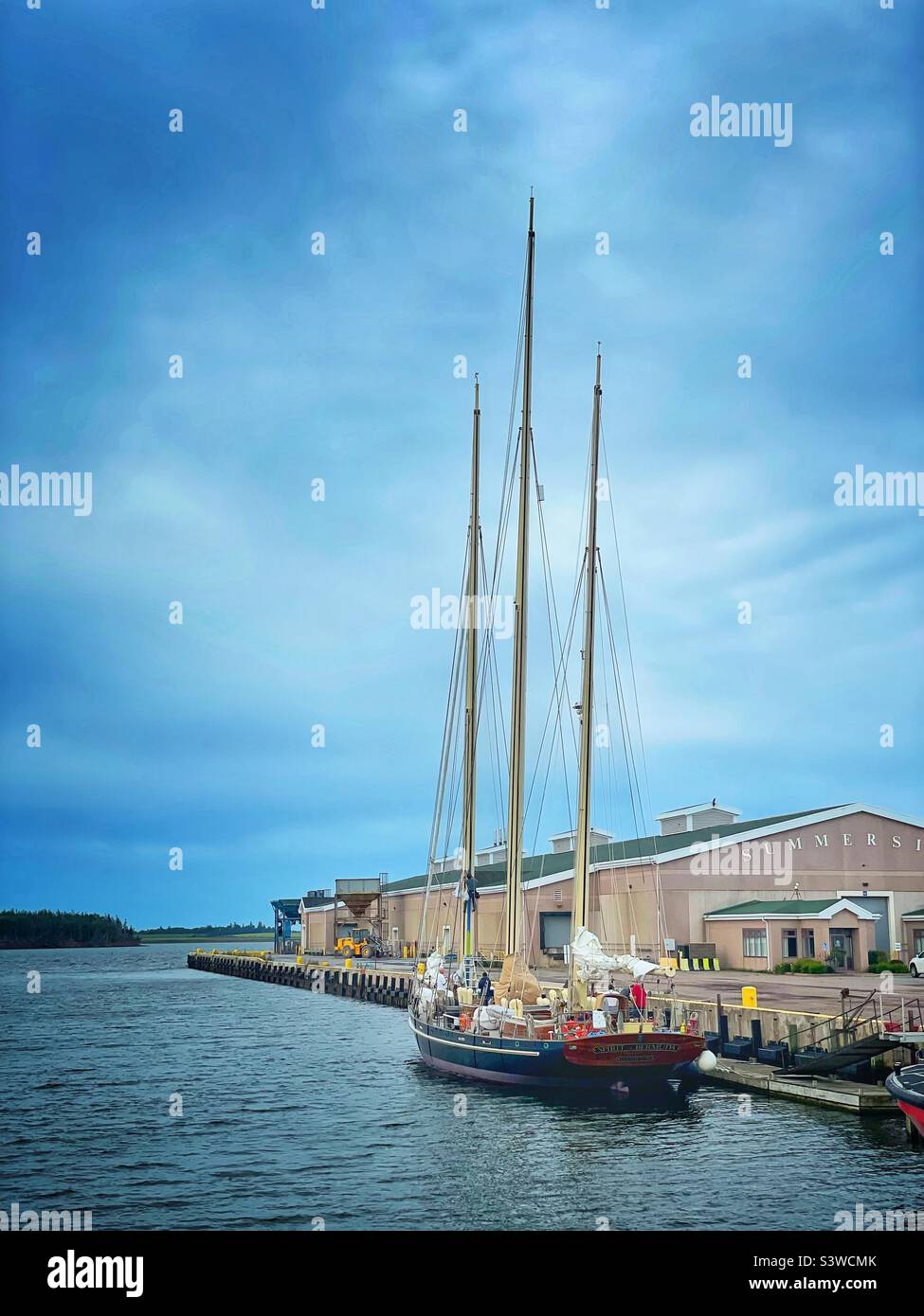 Bermuda sloop ship hi-res stock photography and images - Alamy