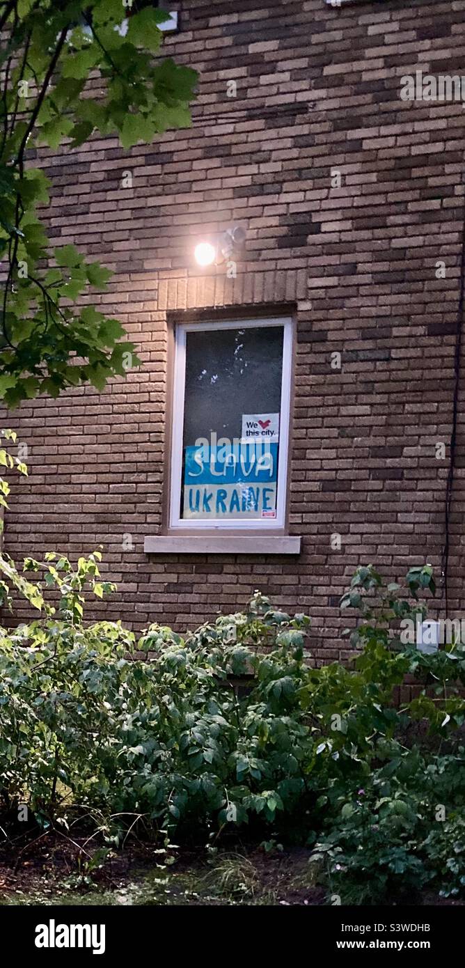 Glory to Ukraine sign in a window Stock Photo - Alamy