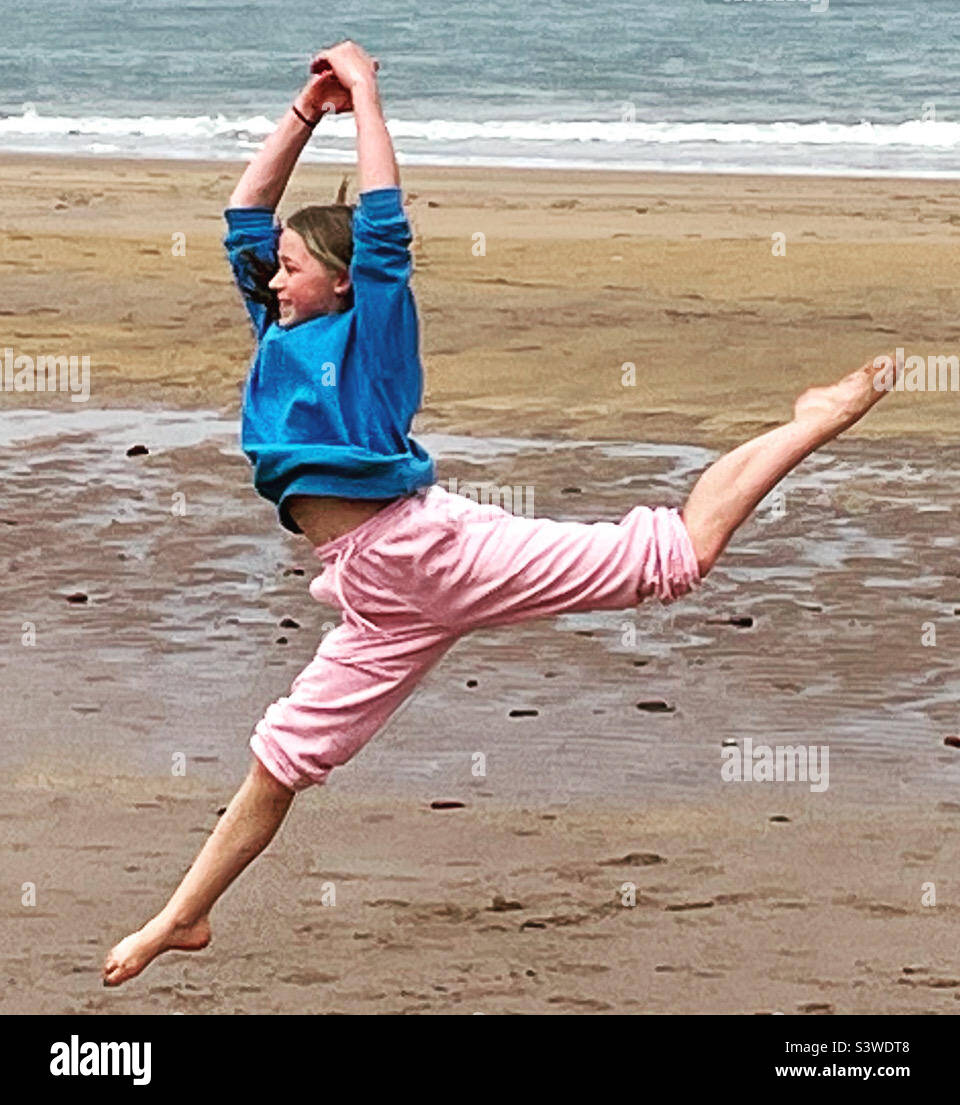 Dancing on the sand hi-res stock photography and images - Alamy