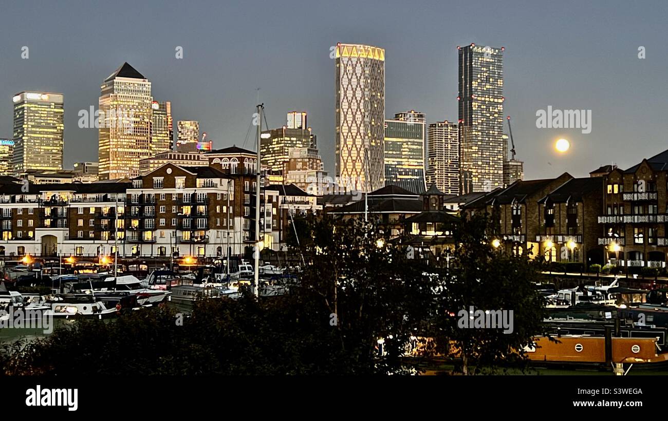Moonrise night nighttime hi-res stock photography and images - Alamy