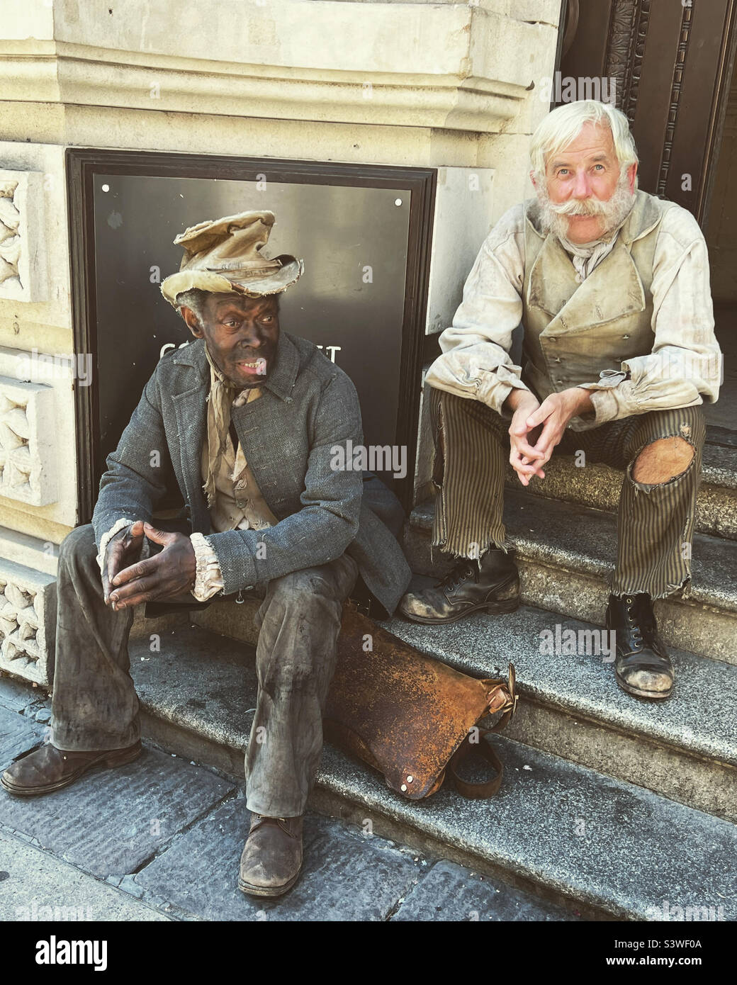 Two extras hi-res stock photography and images - Alamy