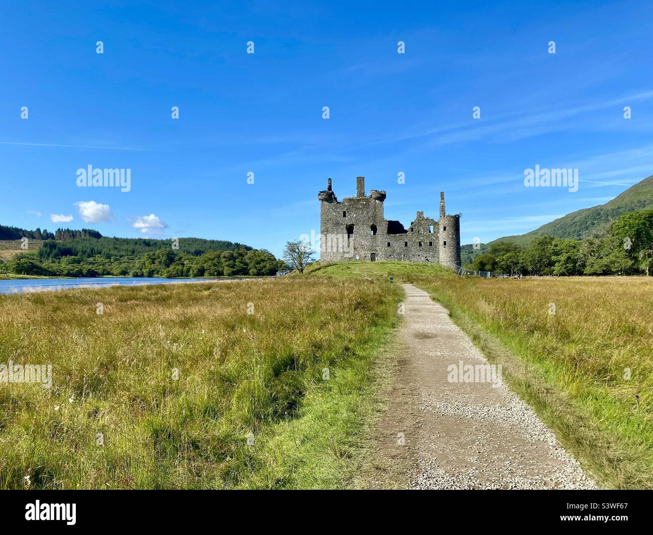 Scotland fairytale castle hi-res stock photography and images - Alamy