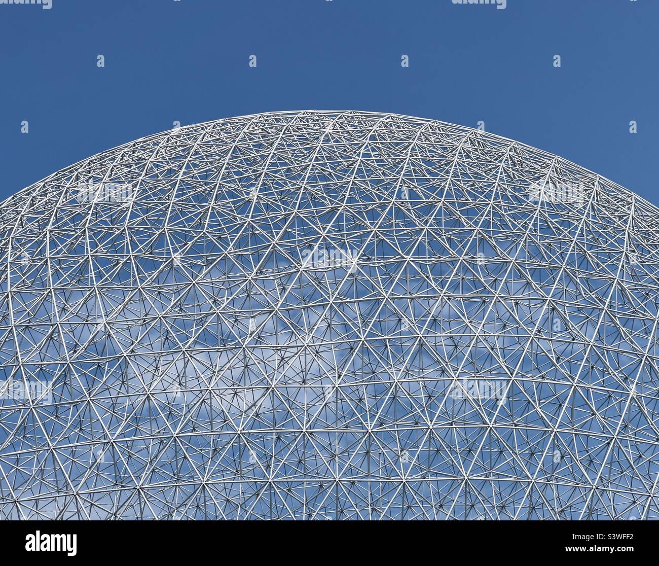 Metal sphere architecture hi-res stock photography and images - Alamy