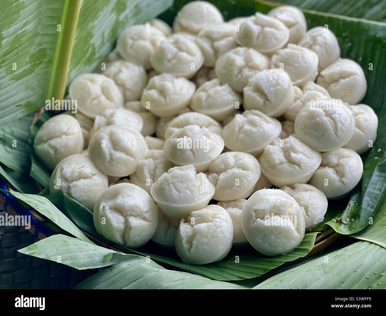 Philippines coconut milk hi-res stock photography and images - Alamy