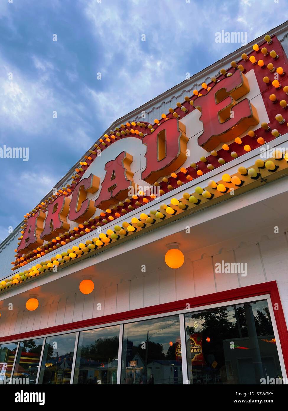 Marquee sign lights hi-res stock photography and images - Alamy