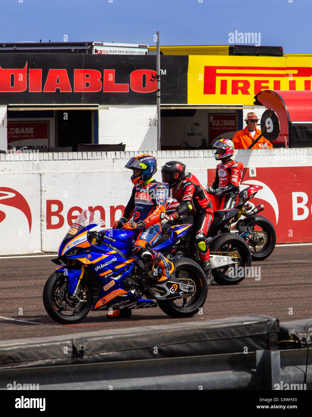 Waiting for racers hi-res stock photography and images - Alamy