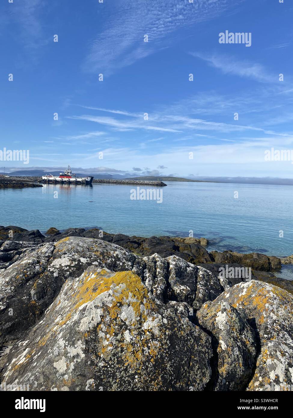 Ferry to barra hi-res stock photography and images - Alamy
