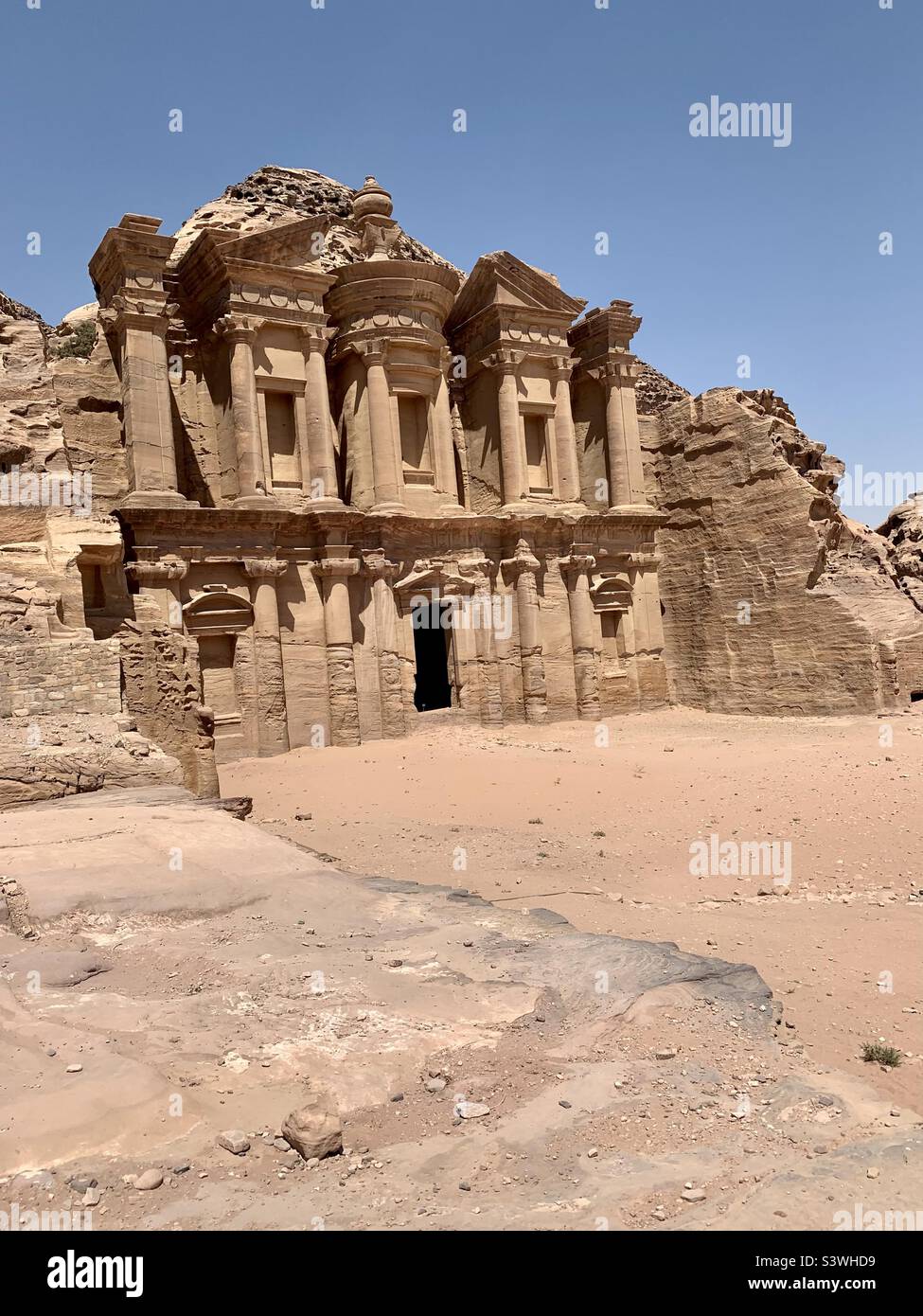 Ad deir monument in petra, jordan hi-res stock photography and images ...