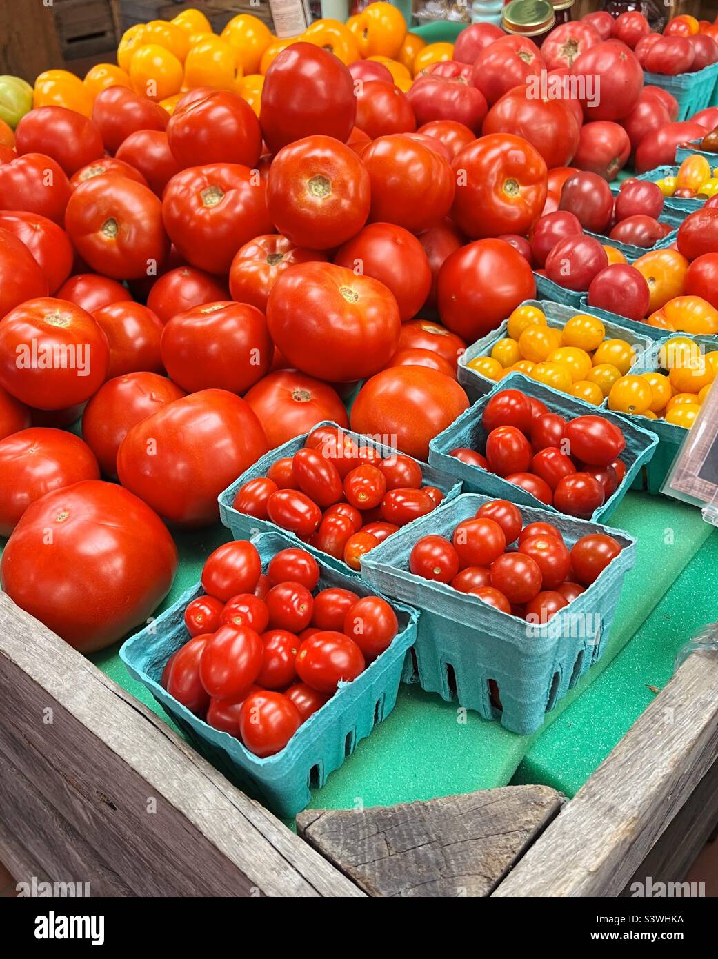 Farmer’s Market Tomatoes Stock Photo - Alamy