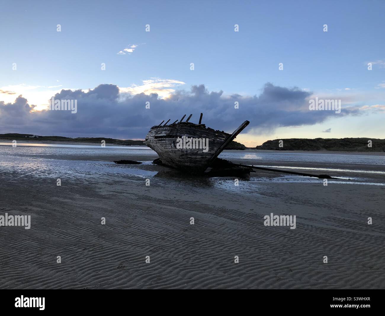 Eddies boat bunbeg hi-res stock photography and images - Alamy