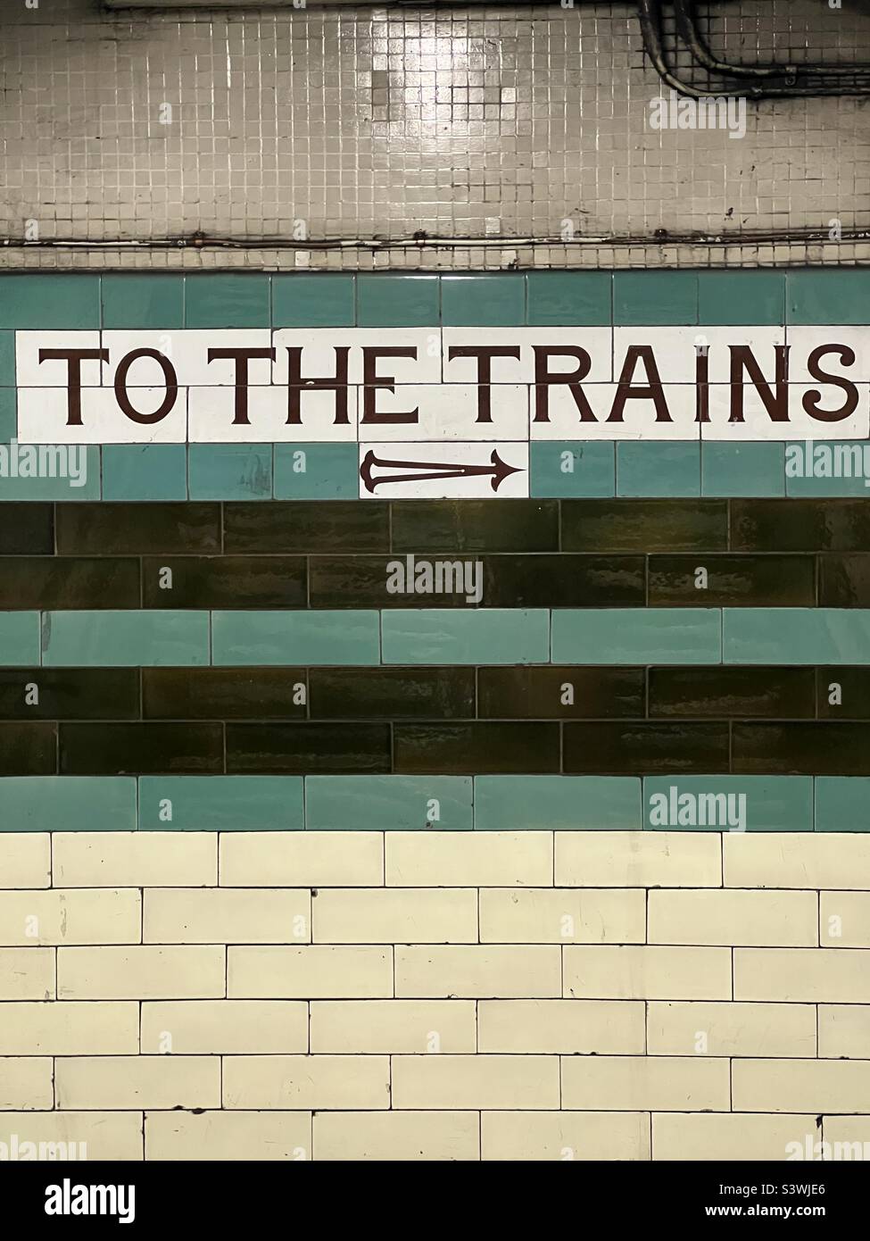 London Underground Russell Square tile signage to trains Stock Photo ...