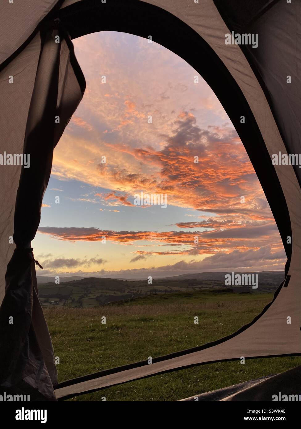 Sunset camping hi-res stock photography and images - Alamy