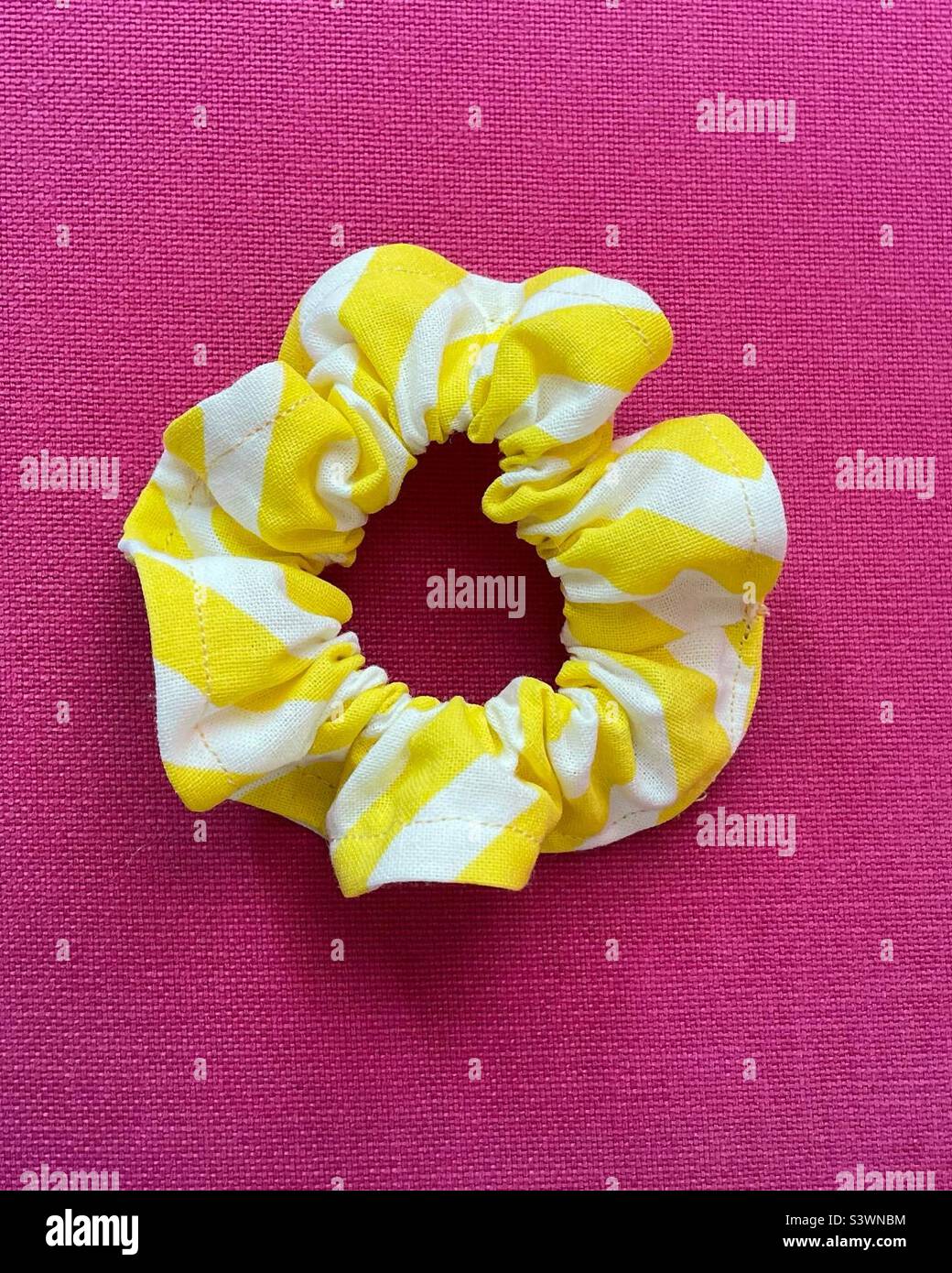 Scrunched hi-res stock photography and images - Alamy