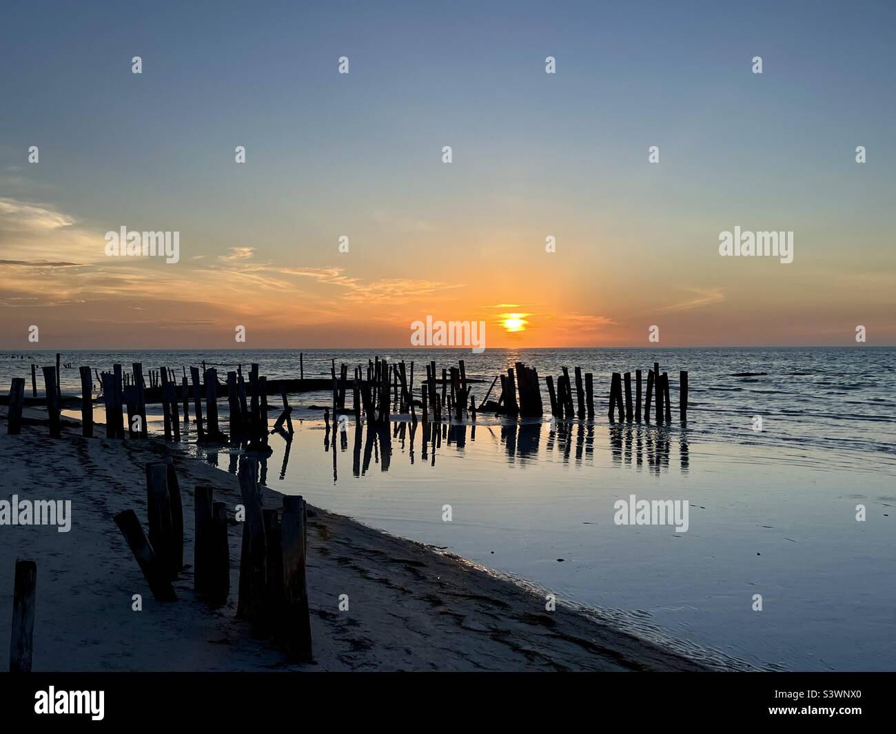 Playa atardecer hi-res stock photography and images - Alamy