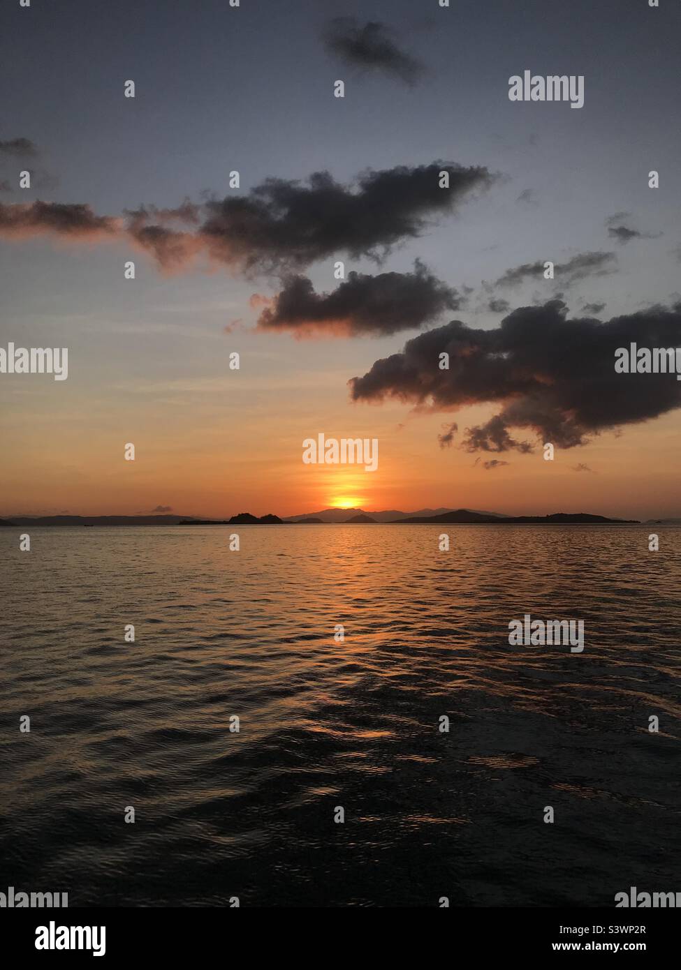 Flores sea hi-res stock photography and images - Alamy