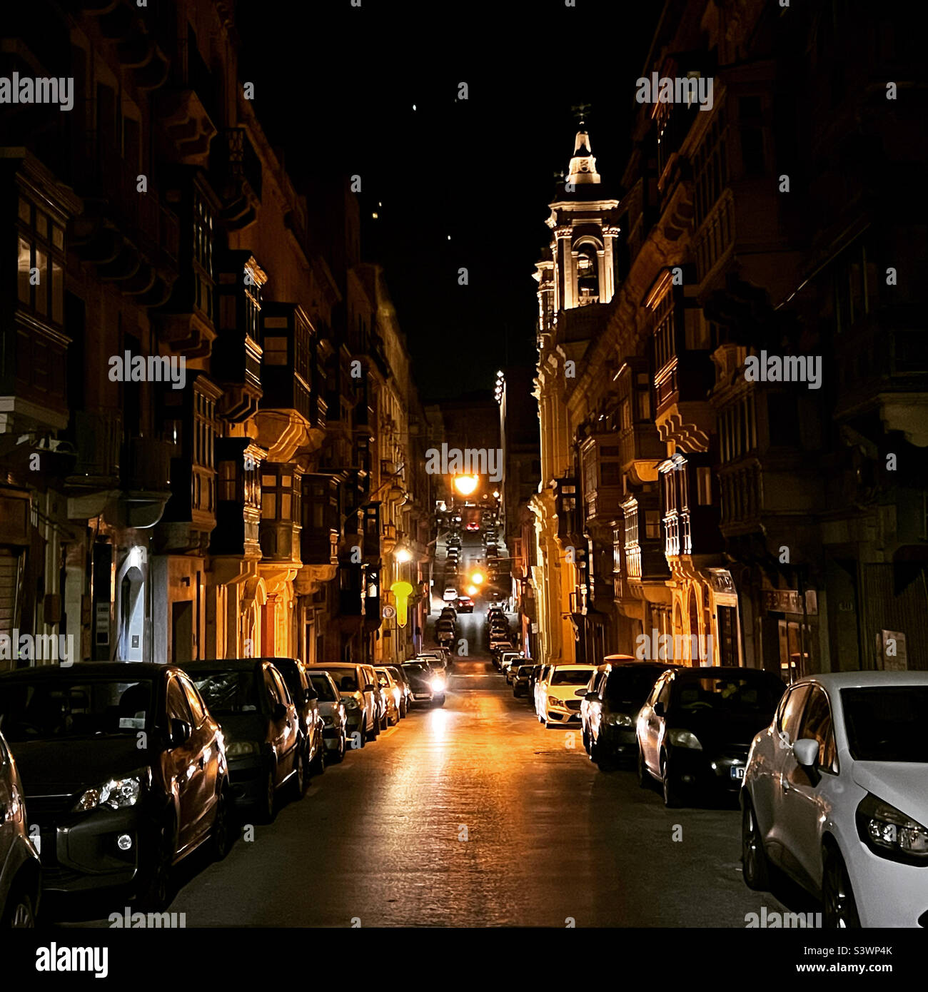 Night time street scene in valletta hi-res stock photography and images ...