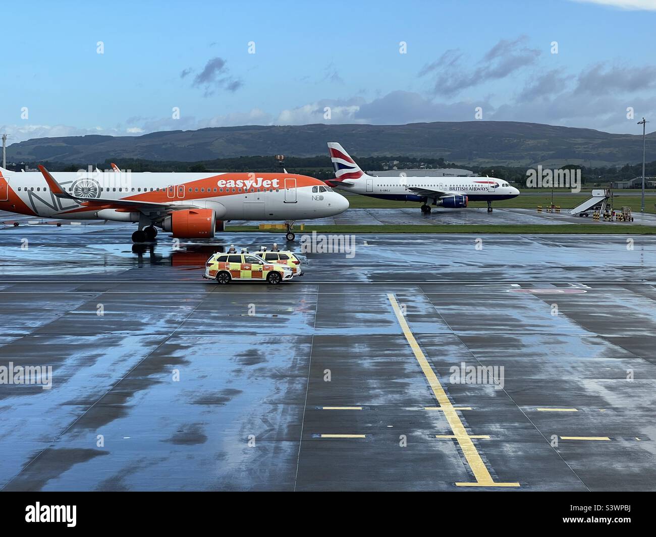 Ba plane runway hi-res stock photography and images - Alamy