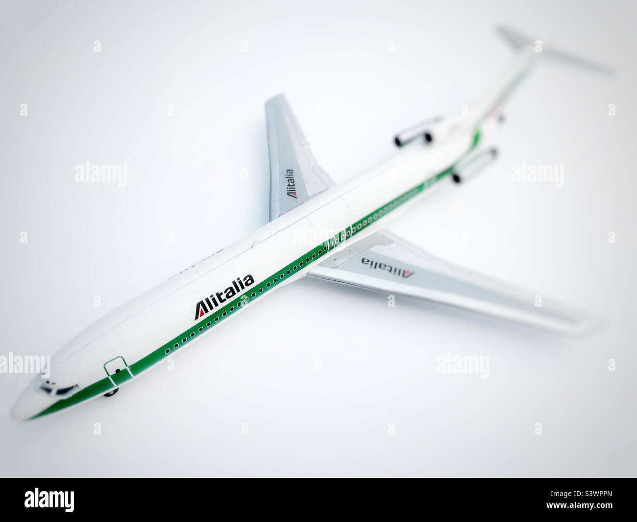 Airfix 1/144 scale Boeing 727 model aircraft Stock Photo - Alamy