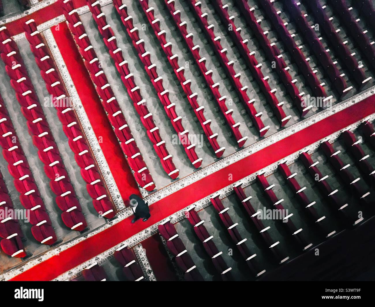 Repetition of human forms hi-res stock photography and images - Alamy