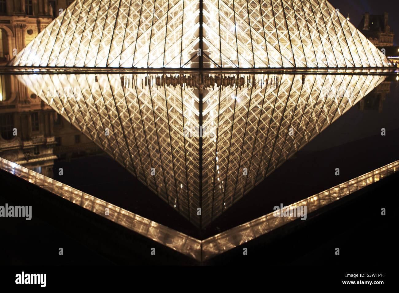 Abstract louvre hi-res stock photography and images - Alamy