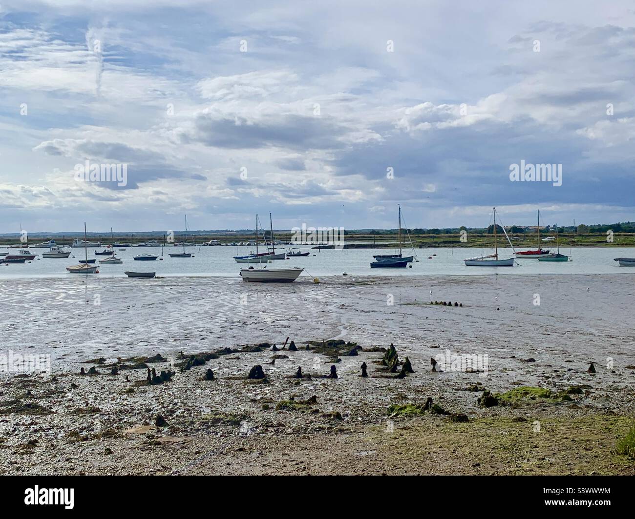 Mersea island boats hi-res stock photography and images - Alamy