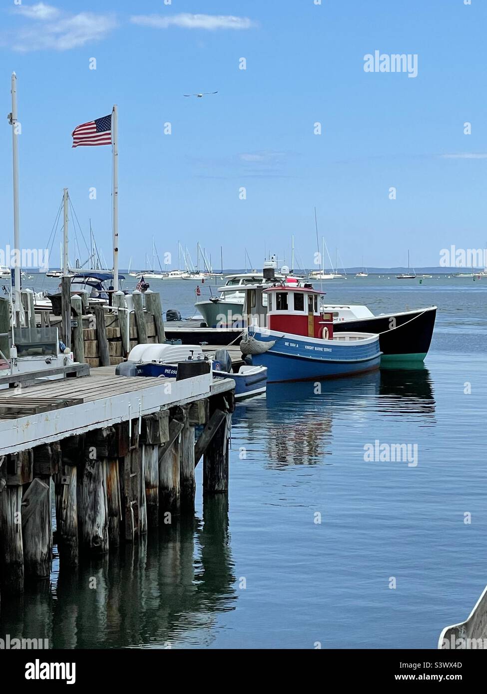 The wharf boats hi-res stock photography and images - Alamy