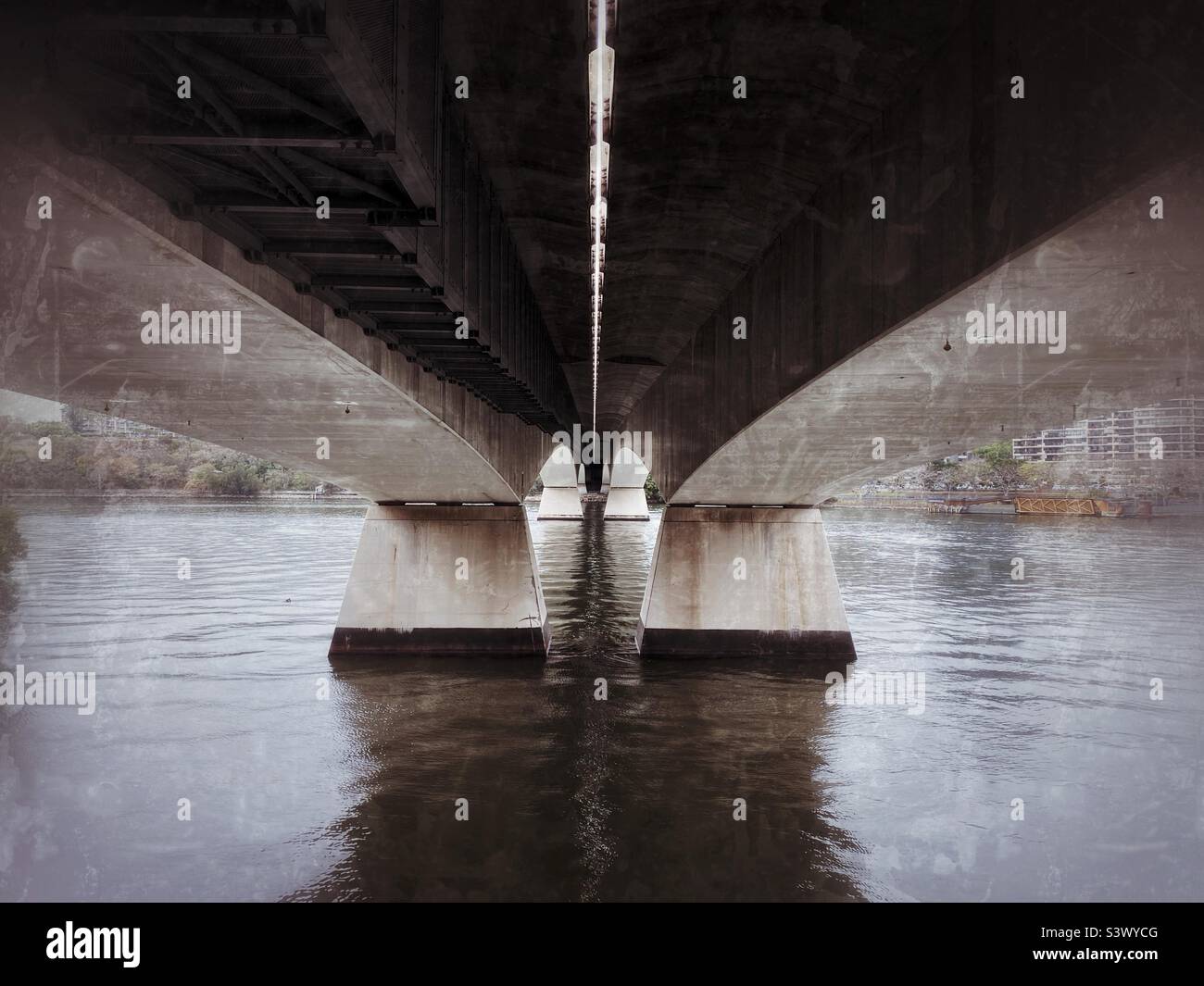 Under bridge river hi-res stock photography and images - Alamy