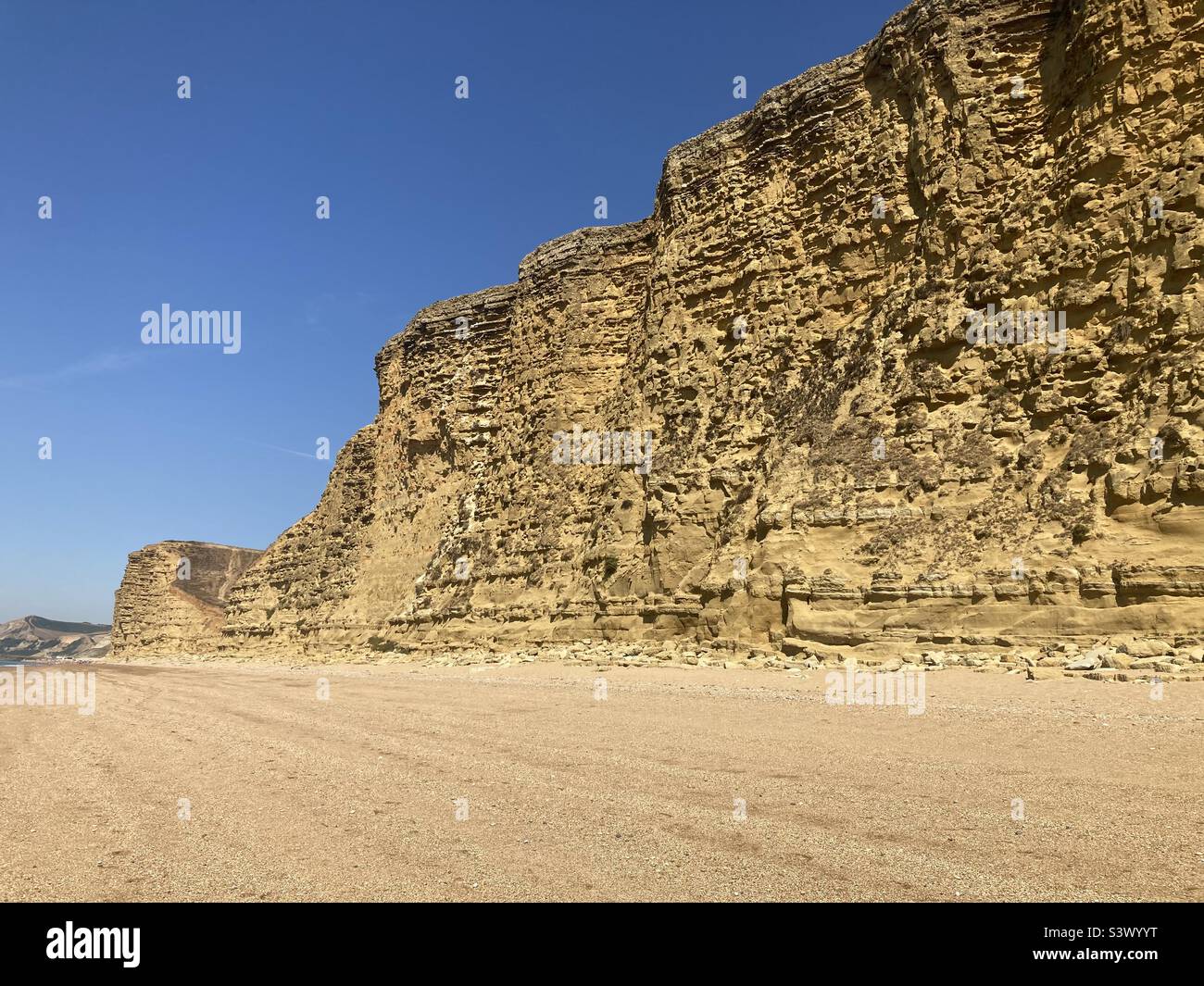 Bay and cliffs hi-res stock photography and images - Alamy