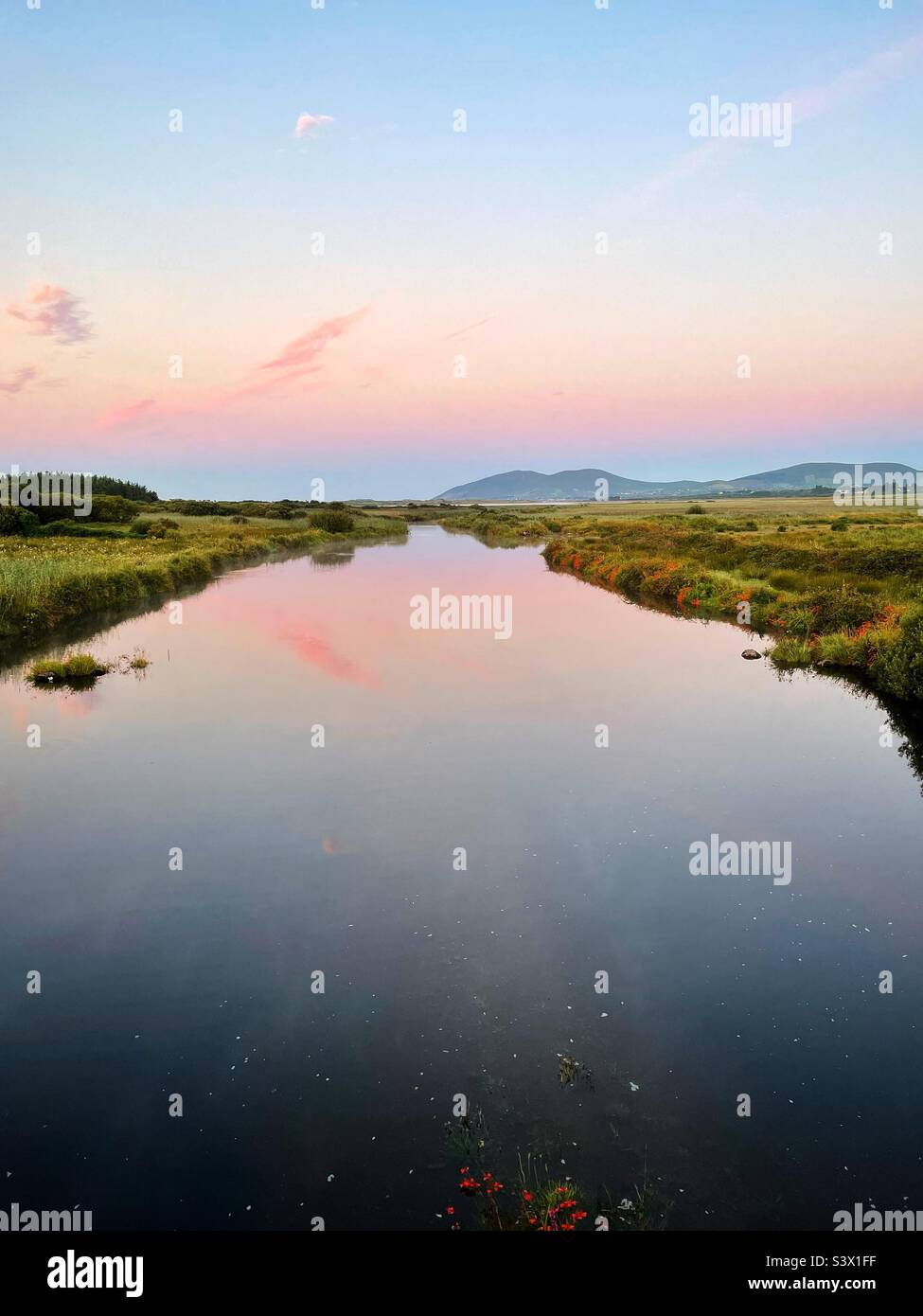 The river Inny estuary, looking inland towards Macgillycuddy’s Reeks ...