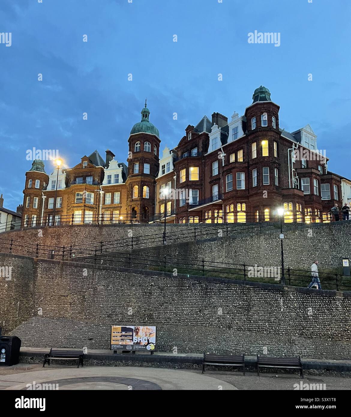 Cromer sea front hi-res stock photography and images - Alamy