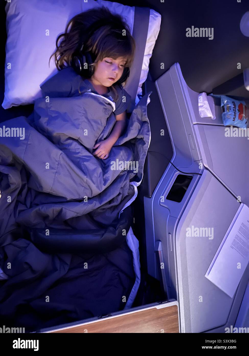 American airlines business class hi-res stock photography and images ...