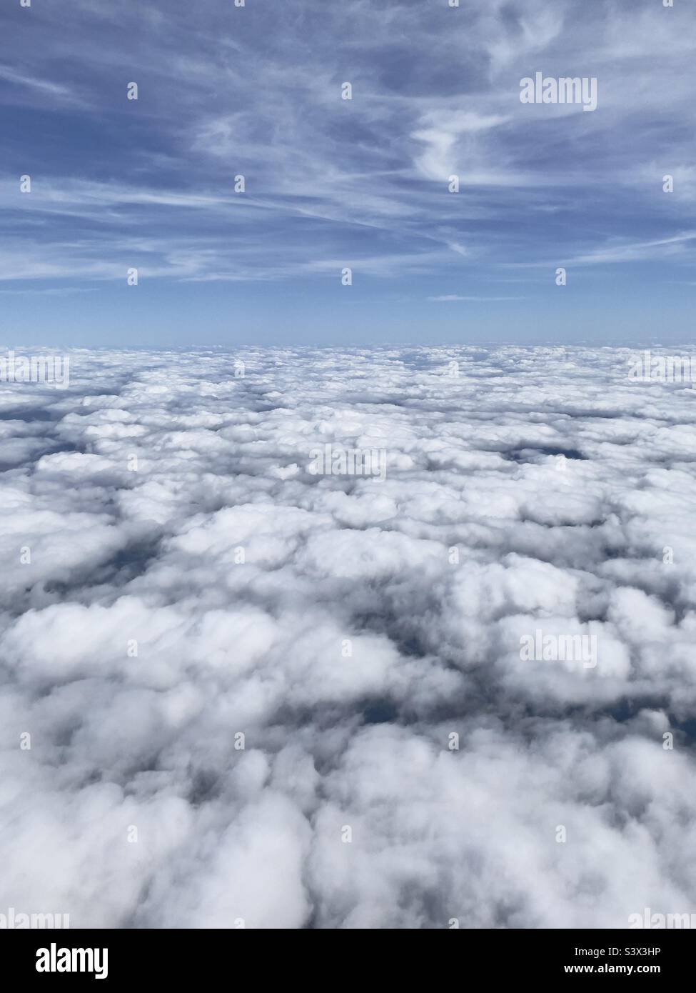 Cloud base hi-res stock photography and images - Alamy