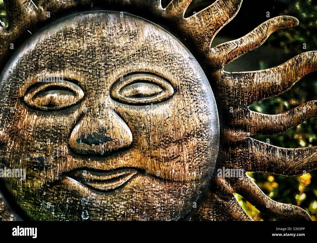 Bronze sunburst hi-res stock photography and images - Alamy