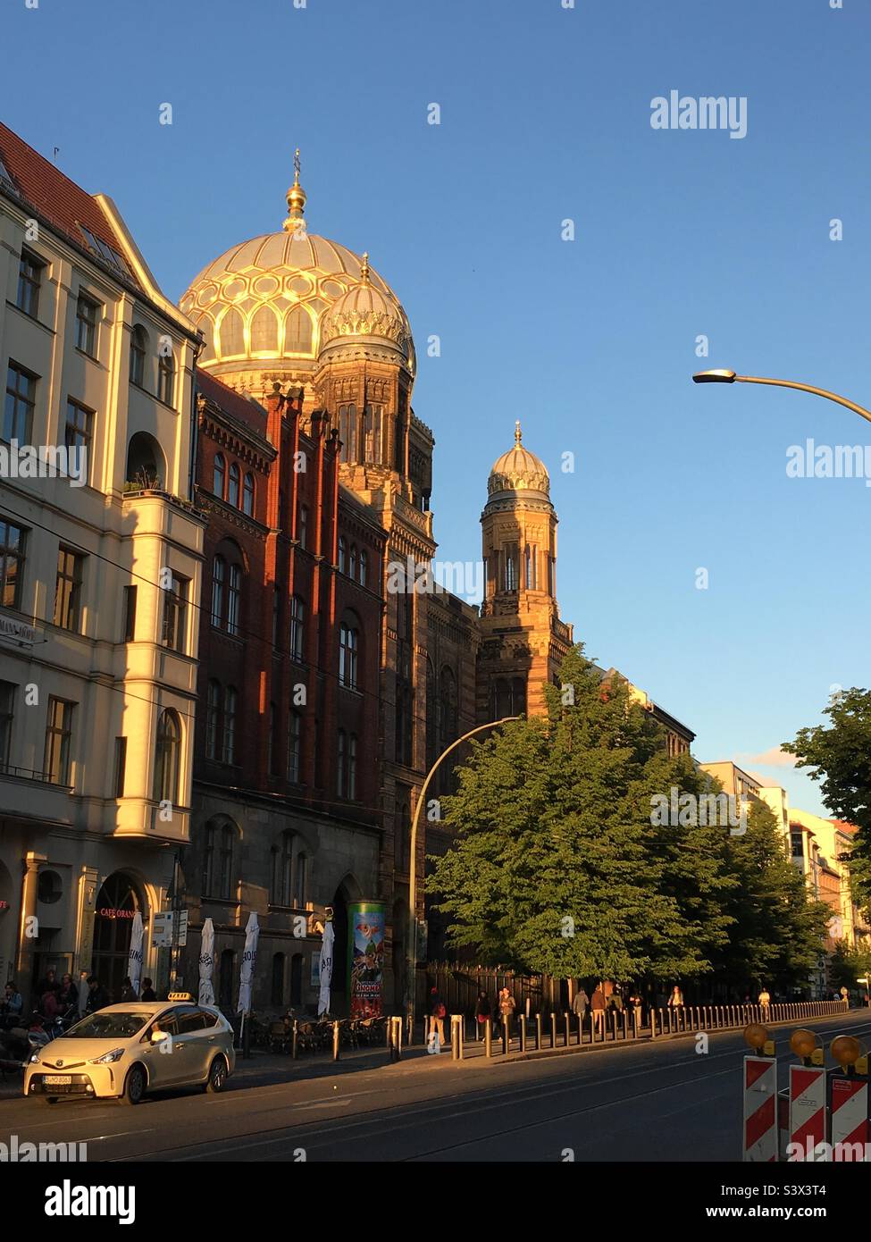 Neue synagogue berlin germany hi-res stock photography and images - Alamy