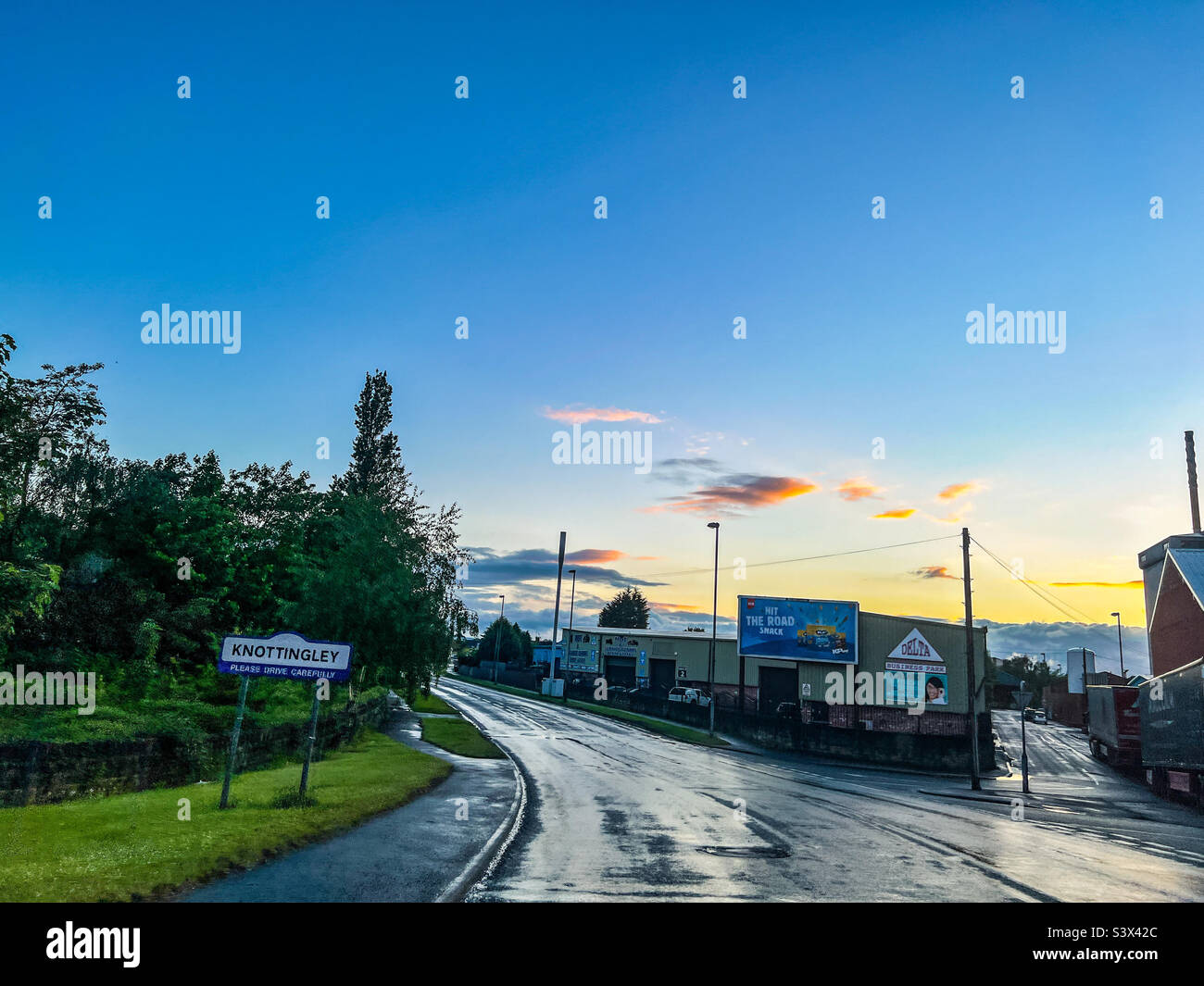 Knottingley sign on weeland road in West Yorkshire Stock Photo - Alamy