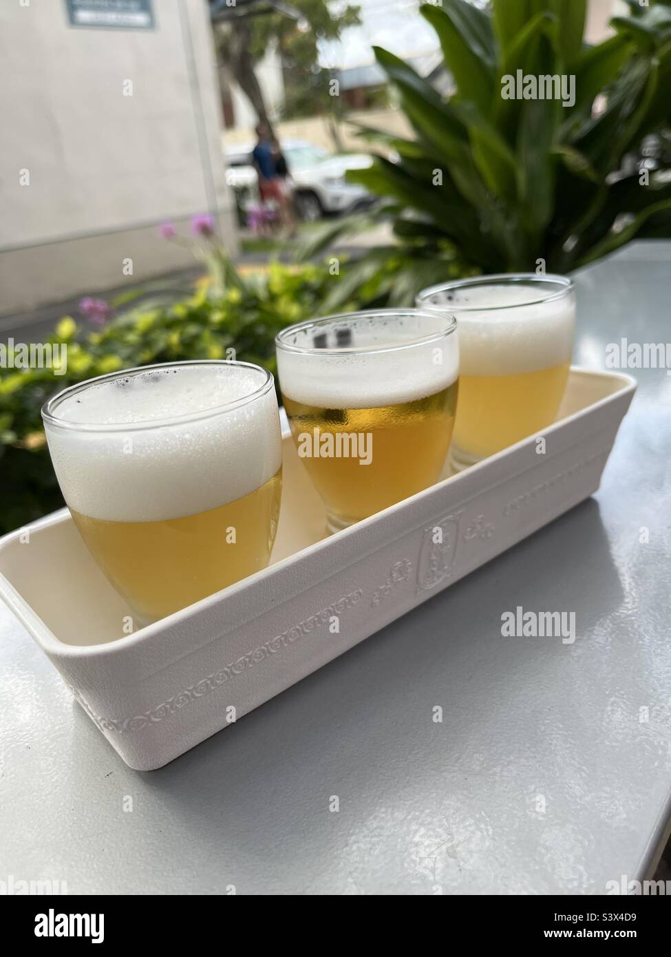 Tray of beers hi-res stock photography and images - Alamy